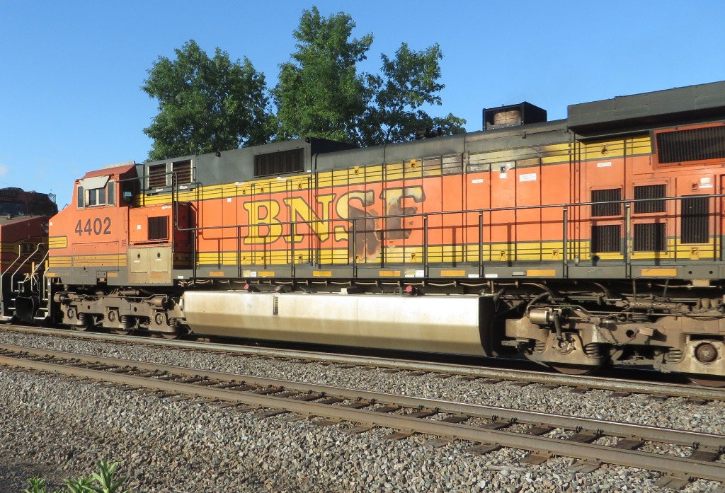 BNSF 4402